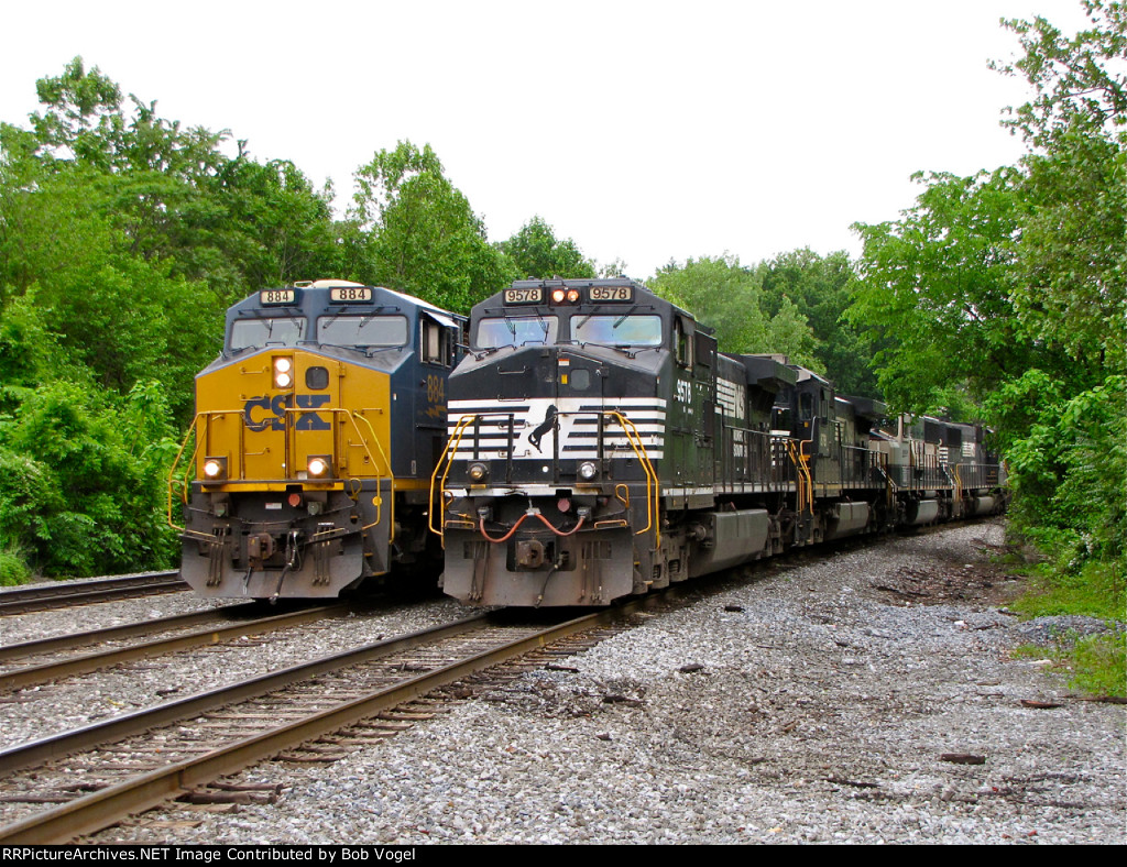 CSX 884 and NS 9578